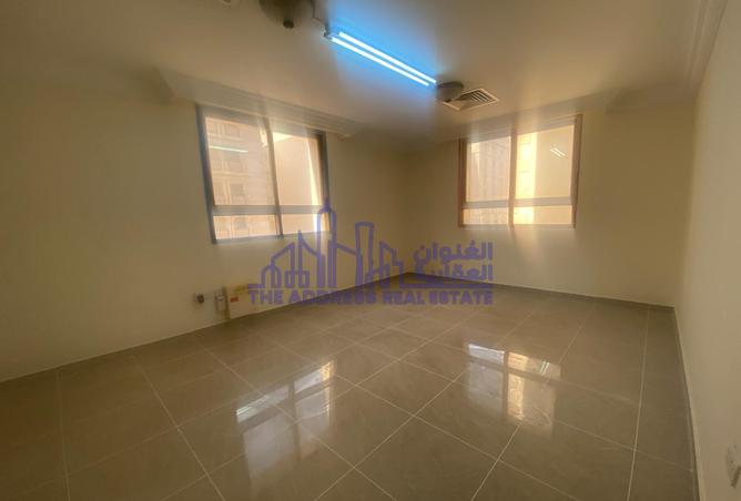 Rent in Al Rayyan Commercial Plaza: 3 BR Unfurnished Apartment Opposite ...