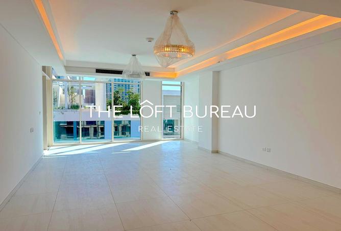Sale in Crystal Residence: No Commission! Top Floor! Huge and Bright 1 ...