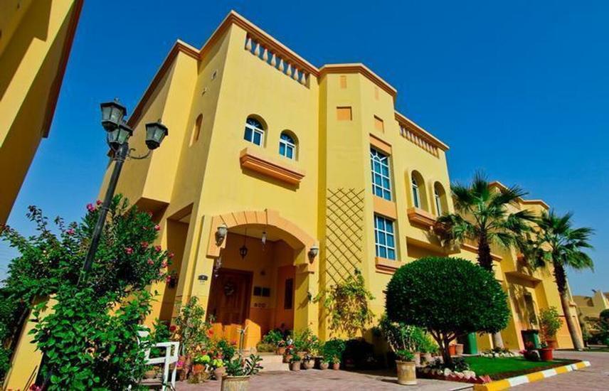 Villa for Rent in Al Fardan Gardens 02: Villa 4BR With PP Alfardan ...