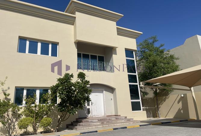 Rent in Street 870: 4 bedrooms compound villa located in Duhail ...