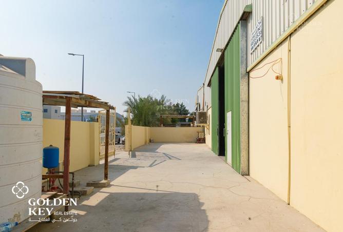 Rent in Industrial Area 1: Food store | 5 Rooms+ Kitchen | Prime ...