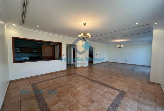 Rent in Al Nasr Street: 3 Bedrooms Compound Villa W/ Backyard ...